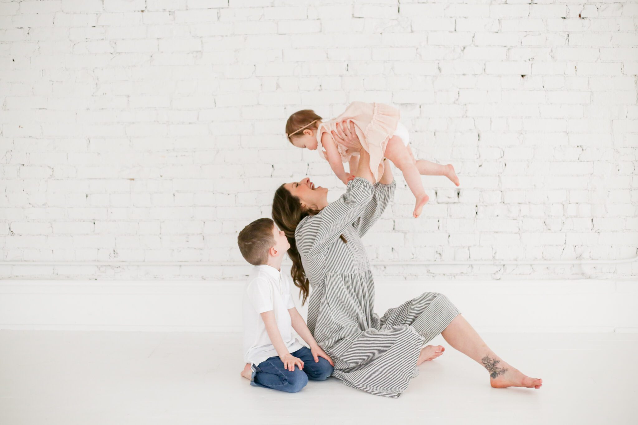 Motherhood Minis | Melissa & Family - bethanylanephotography.com